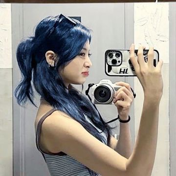 blue flame (r&b) by 𝓦𝓲𝓷 | BandLab